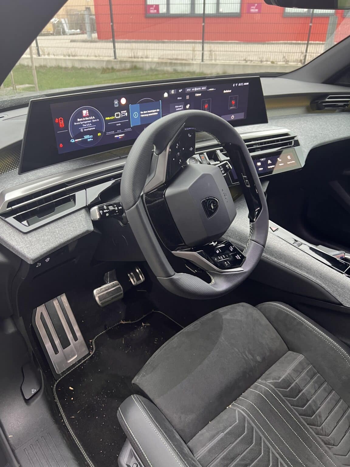 Test: Peugeot E-5008 GT Long Range – König der Langstrecke - Es lebe ...